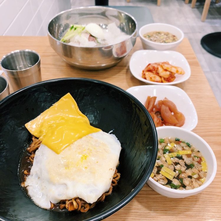 コスパ最高庶民の味方。ソウル鍾路3街駅にある食堂(Resonabale Korean Restrant LABAB at Jongno 3 ...
